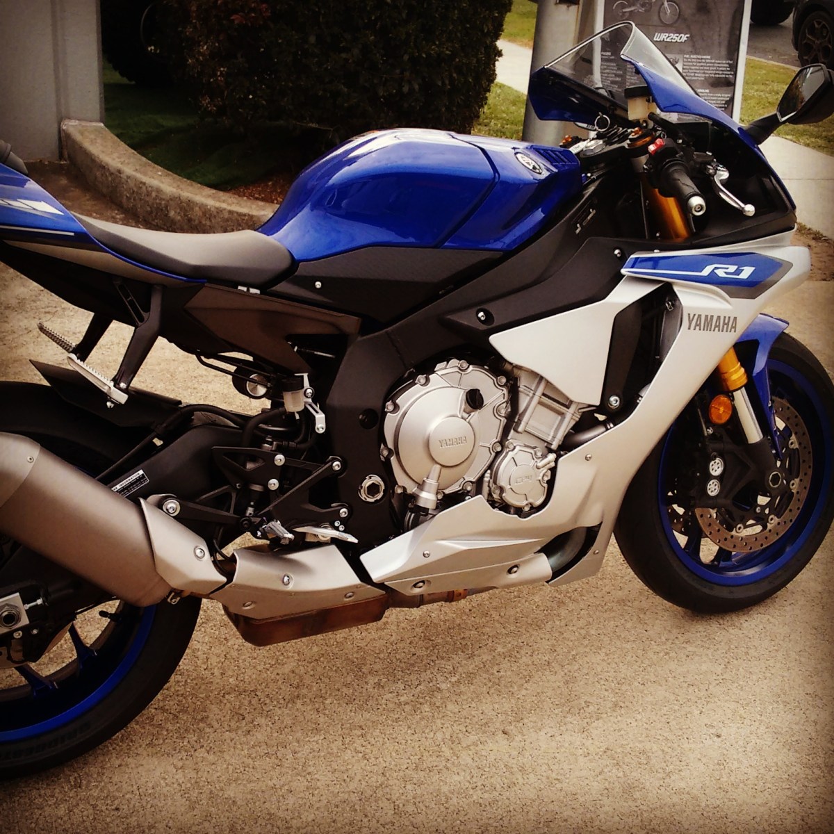 2015 Yamaha R1 Test Ride – OnTheBackWheel.com